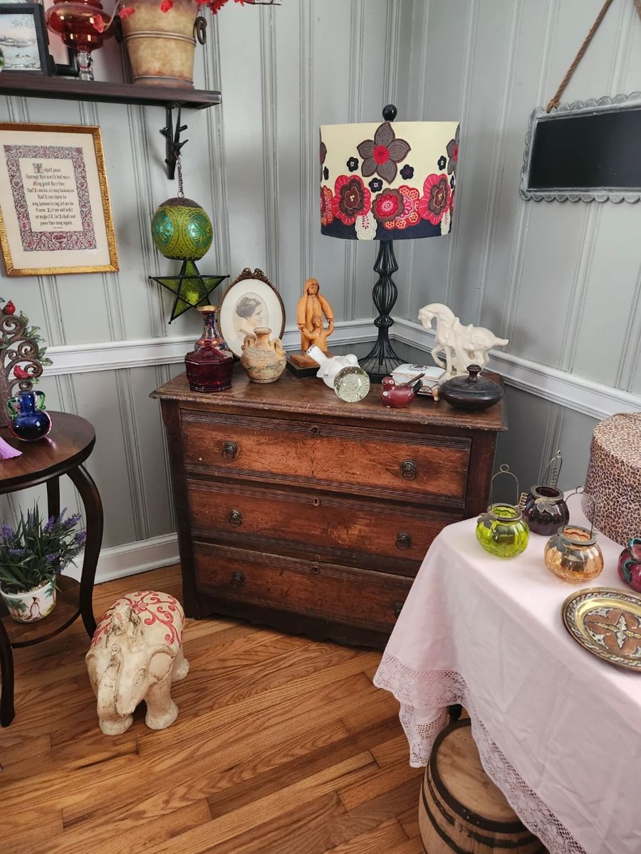 Gorgeous items!!!! Estate sale of Butch Moss starts on 12/16/2023