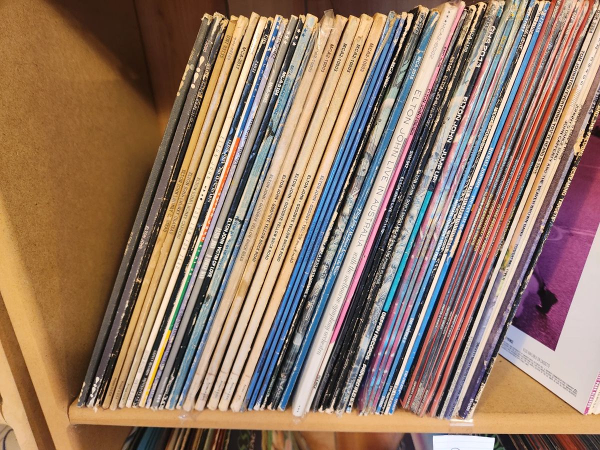 Over 6000 !Albums ALBUMS Vinyl VINYL! HUGE... starts on 12/14/2023