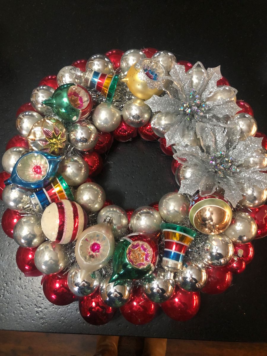 Vintage Christmas Sale@Leakey Market Days starts on 12/16/2023