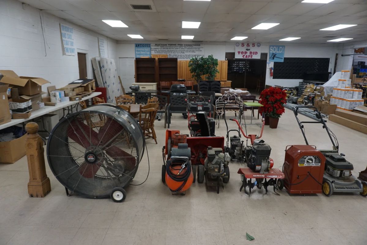 Estate Live Public Auction w/ Tools starts on 1/20/2024