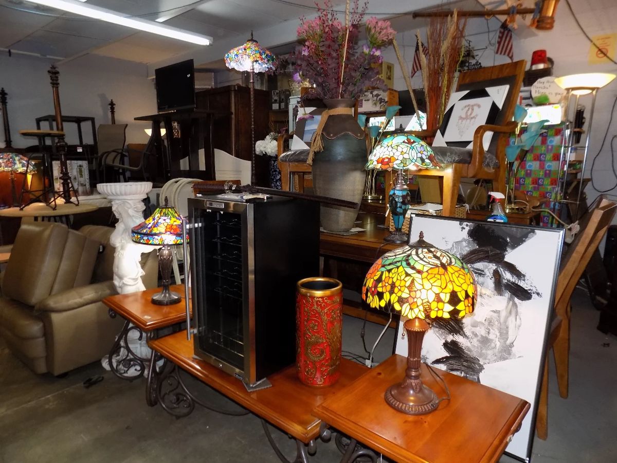 FRIDAY NIGHT AUCTION PREVIEW PICTS 12/22/23... starts on 12/22/2023