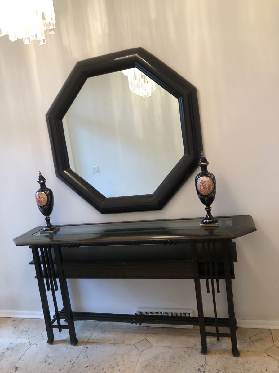 HIGH-END HIGHLAND PARK SALE in Highland Park, IL starts on 1/11/2024