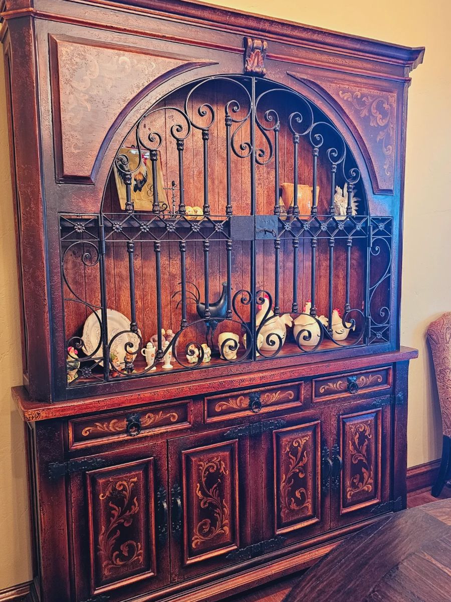 Bluebonnet Estate Sales in Midland, TX starts on 12/28/2023