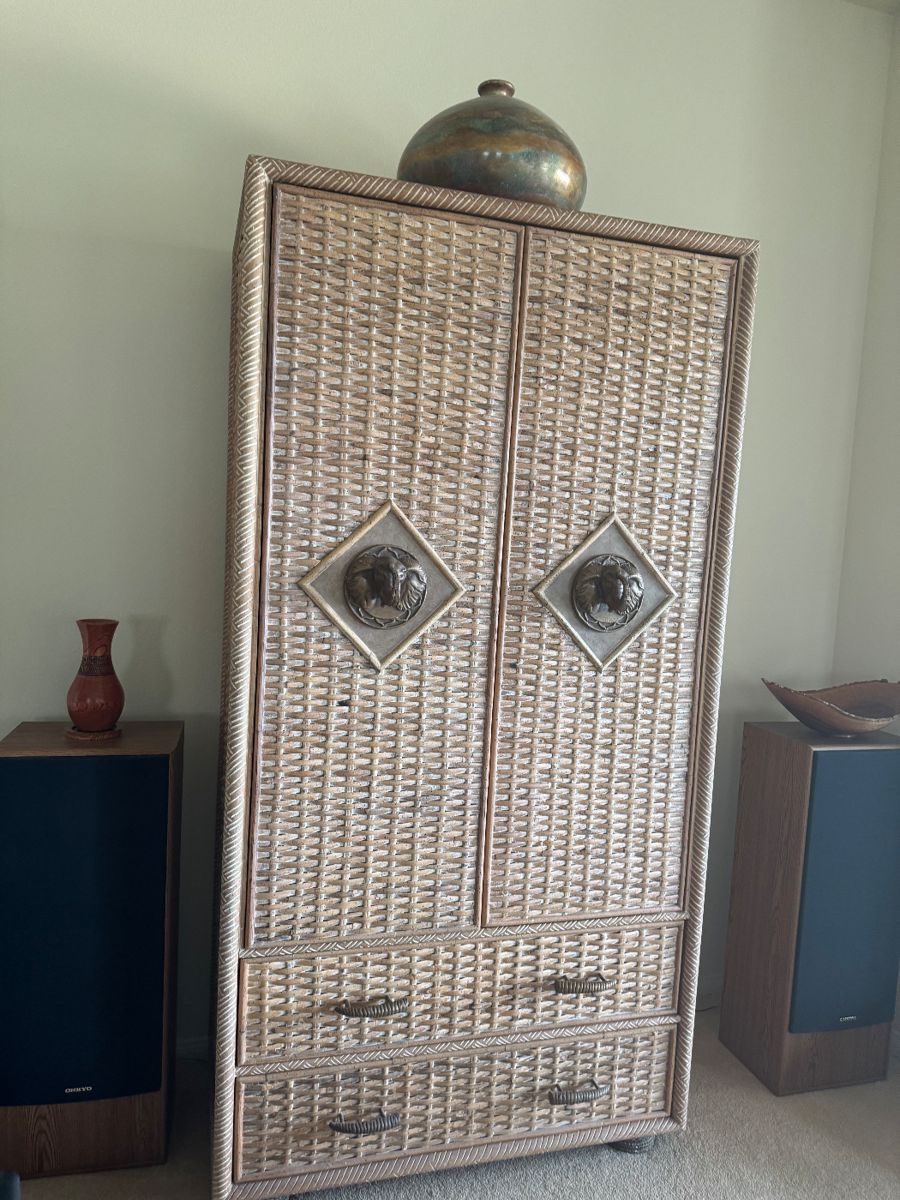 By Estate Addicts - Big Estate Sale in Sunlakes... starts on 1/19/2024