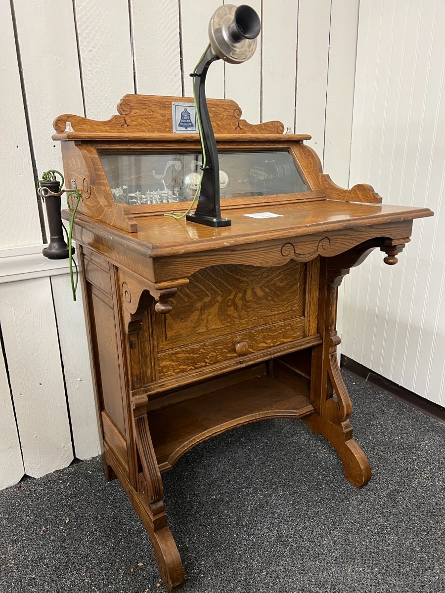 The Alec Seymour HISTORICAL Antique Telephone... starts on 1/3/2024