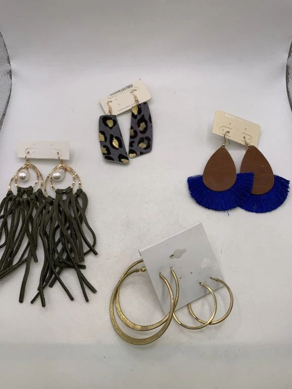 GOLD,SILVER,HEIDI DAUS,GIVENCHY,KJL,JUDITH... starts on 1/5/2024