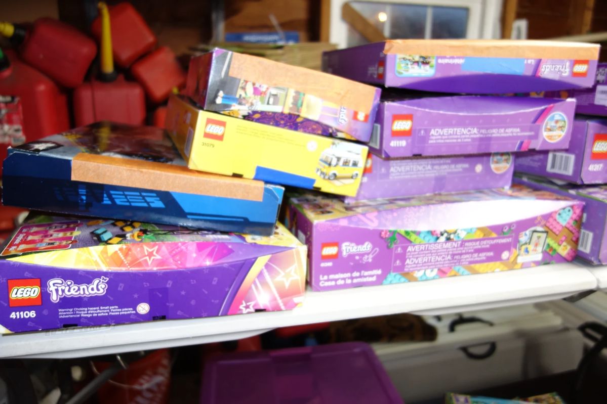 Closing at 2 Fri Killing the Cold Hot Deals-Lego... starts on 1/11/2024