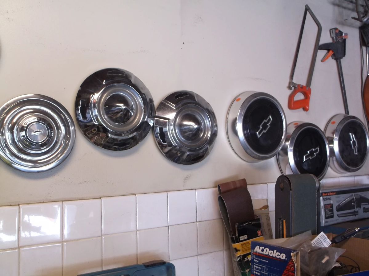 50 % OFF SATURDAY VINTAGE CAR STUFF HOUSEFUL... starts on 1/11/2024