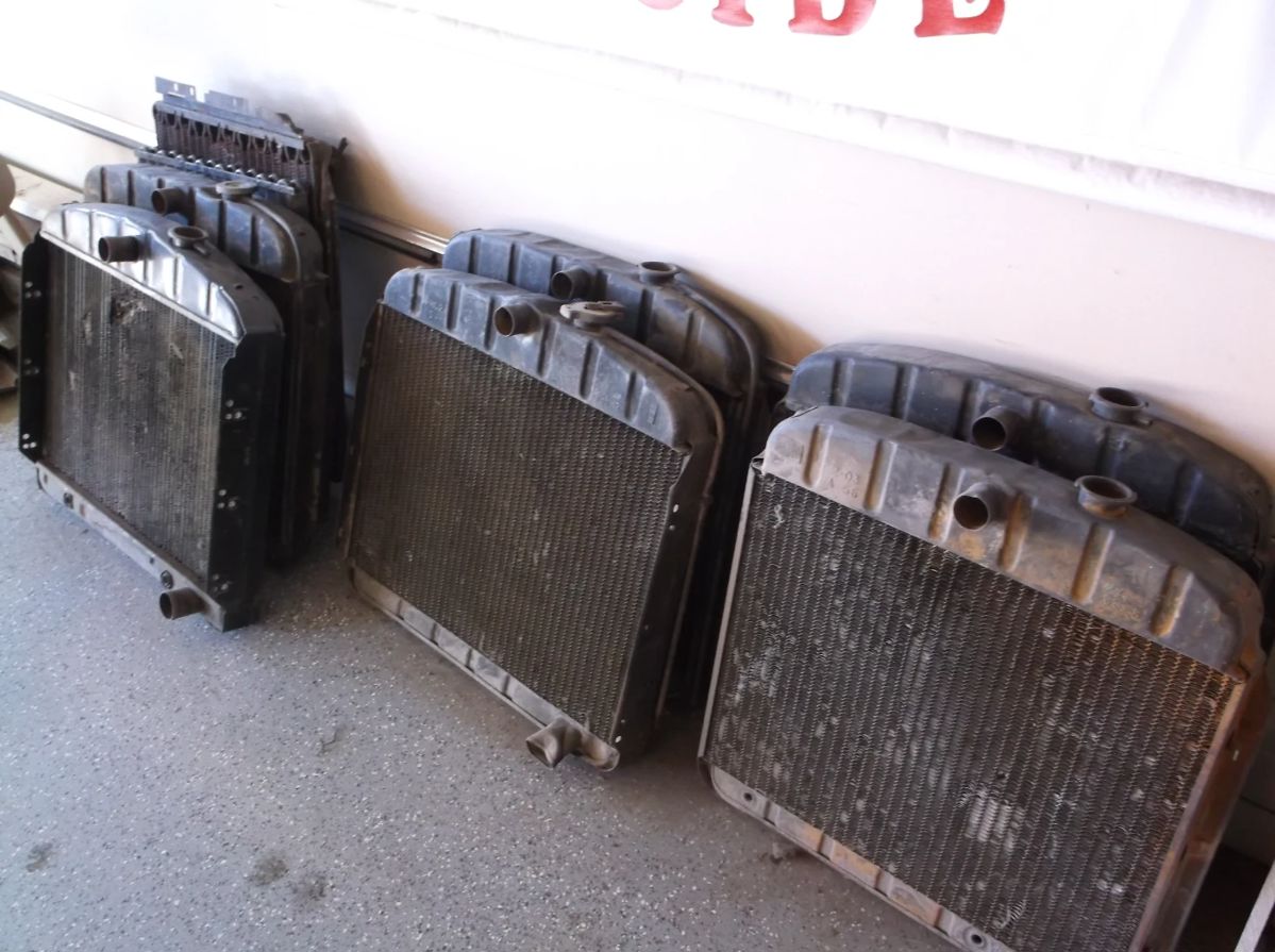 50 % OFF SATURDAY VINTAGE CAR STUFF HOUSEFUL... starts on 1/11/2024