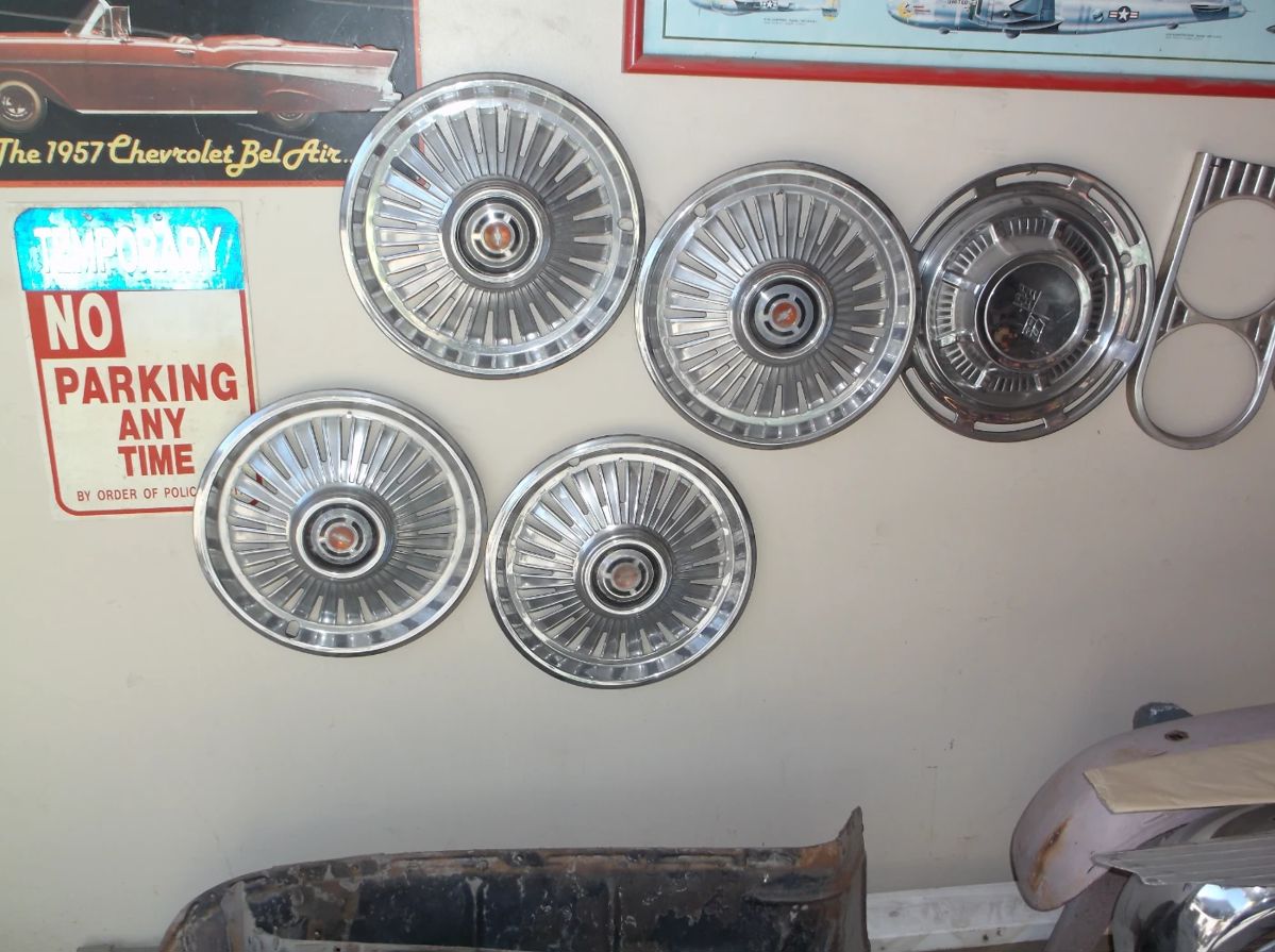 50 % OFF SATURDAY VINTAGE CAR STUFF HOUSEFUL... starts on 1/11/2024