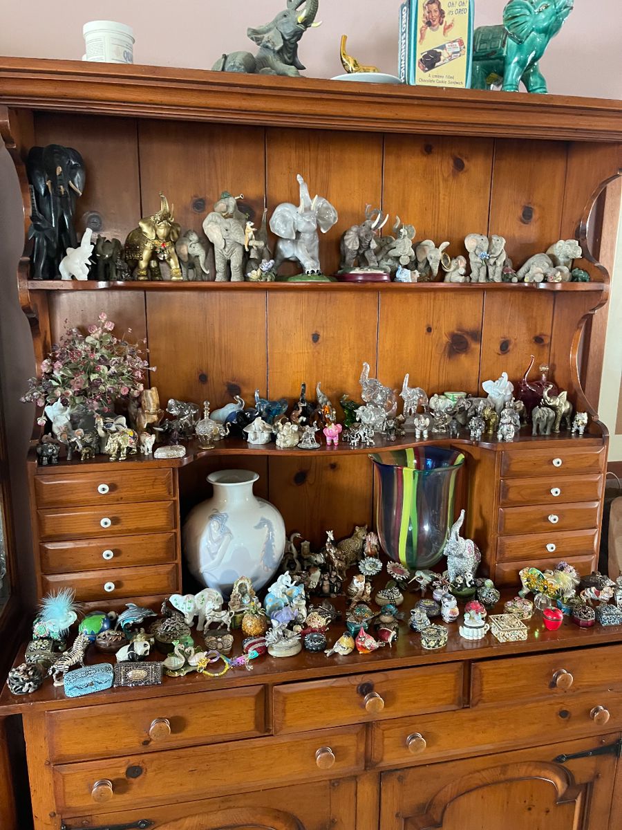 Clothes & Jewelry One Day Only in Ventura, CA starts on 1/10/2024