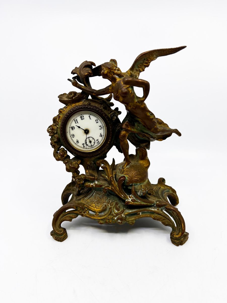 ESTATE FINDS & VINTAGE COLLECTIBLES Online... starts on 1/13/2024