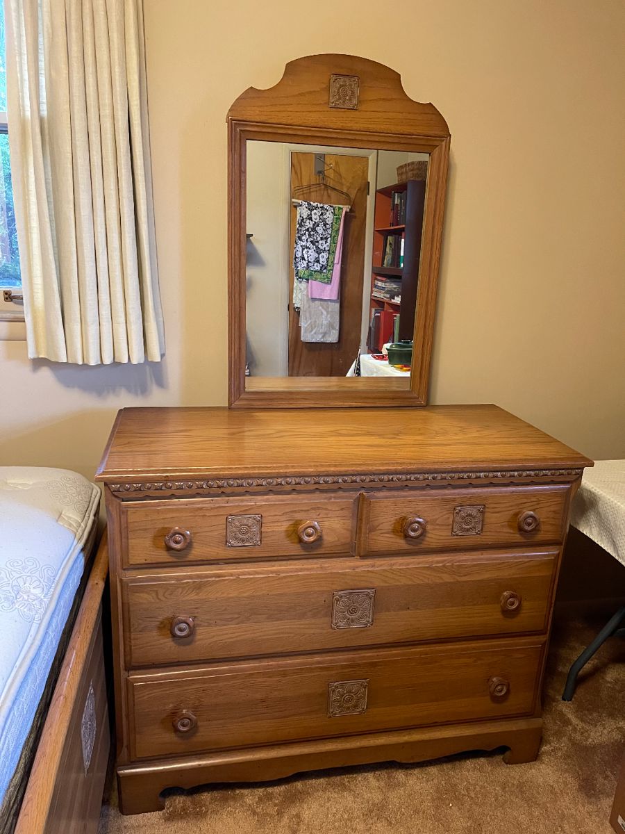 Vintage finds in Ann Arbor starts on 1/20/2024