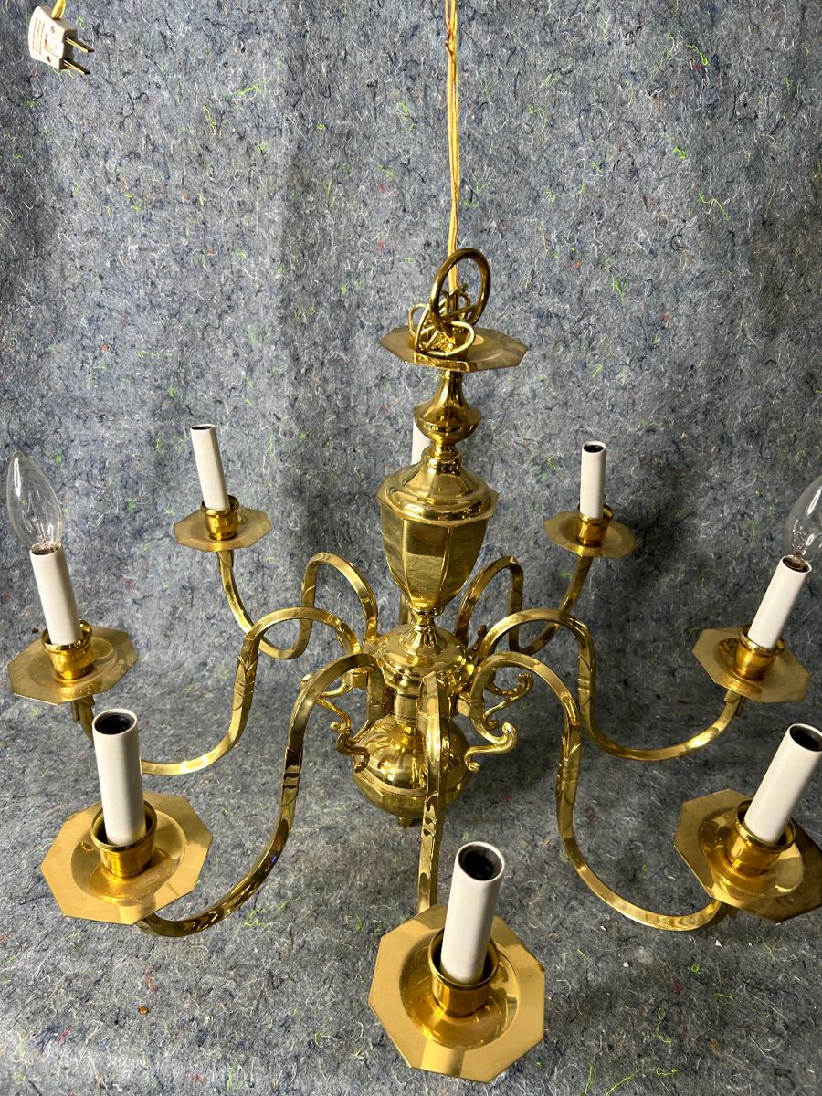 Oh so many pretty things online auction! starts on 1/18/2024