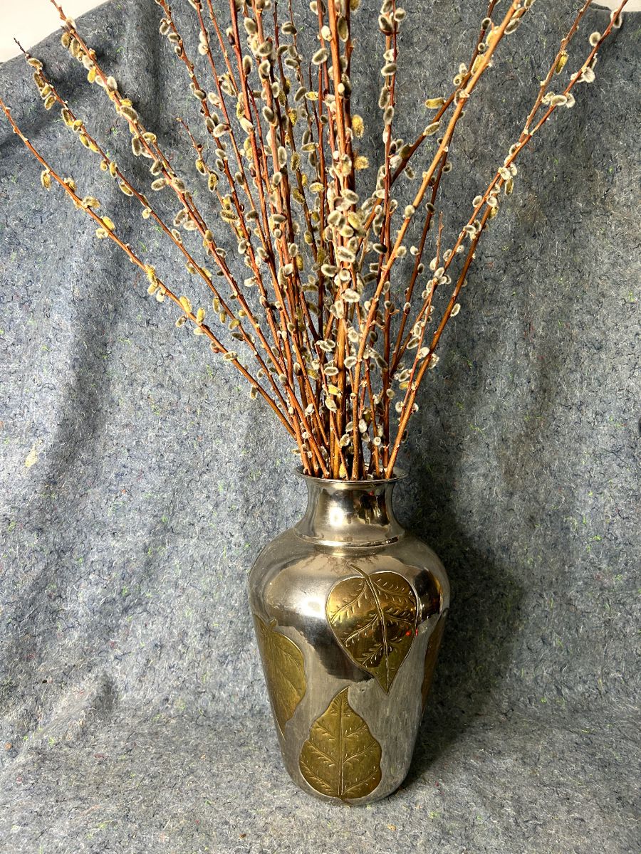 Oh so many pretty things online auction! starts on 1/18/2024