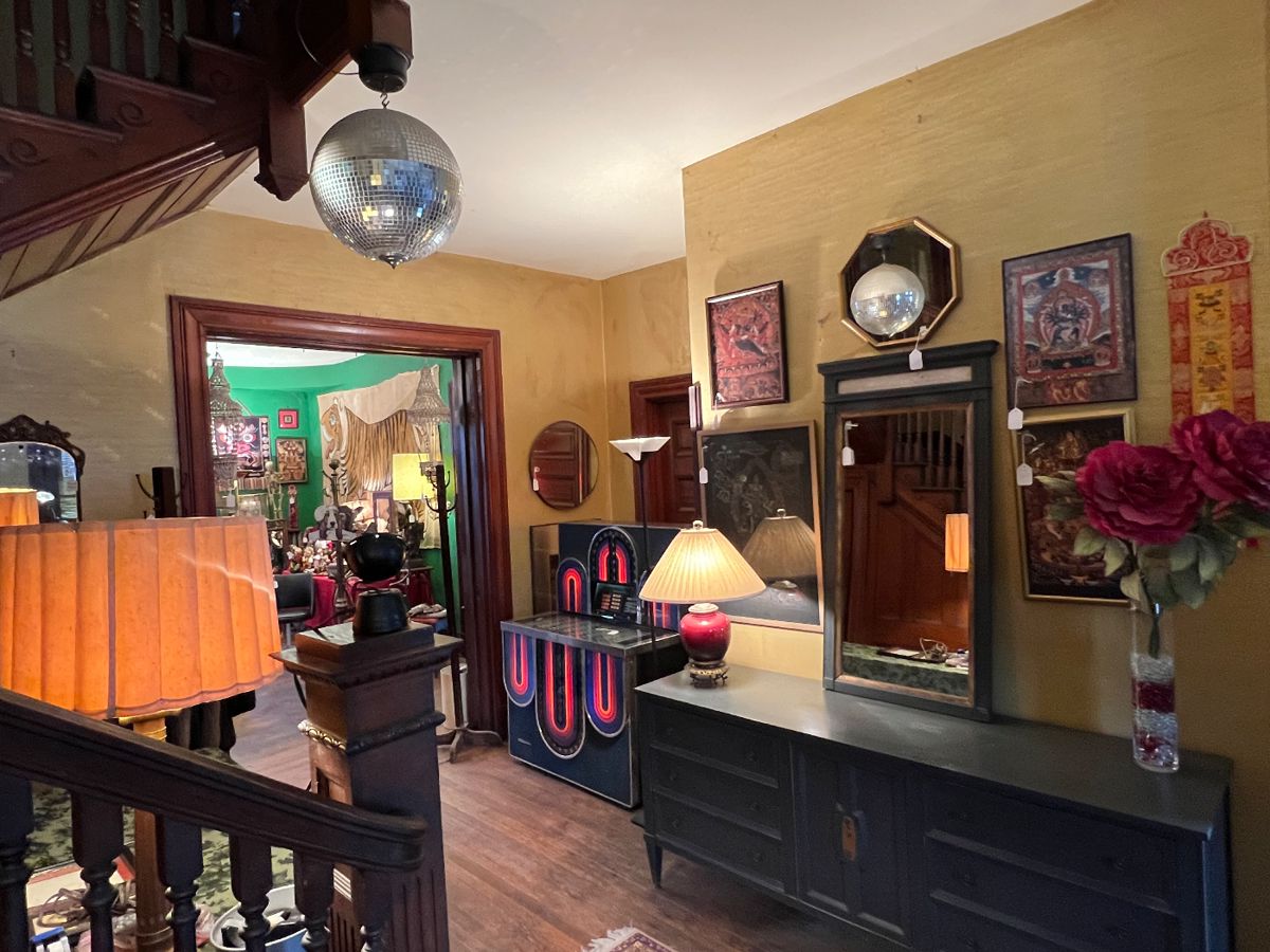 DAVIS PLACE ESTATE SALES “You’re Gonna Like... starts on 2/10/2024