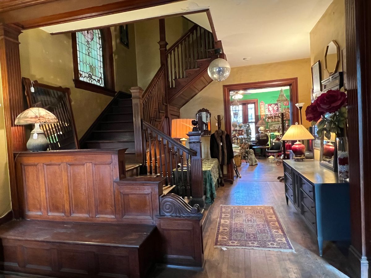 DAVIS PLACE ESTATE SALES “You’re Gonna Like... starts on 2/10/2024