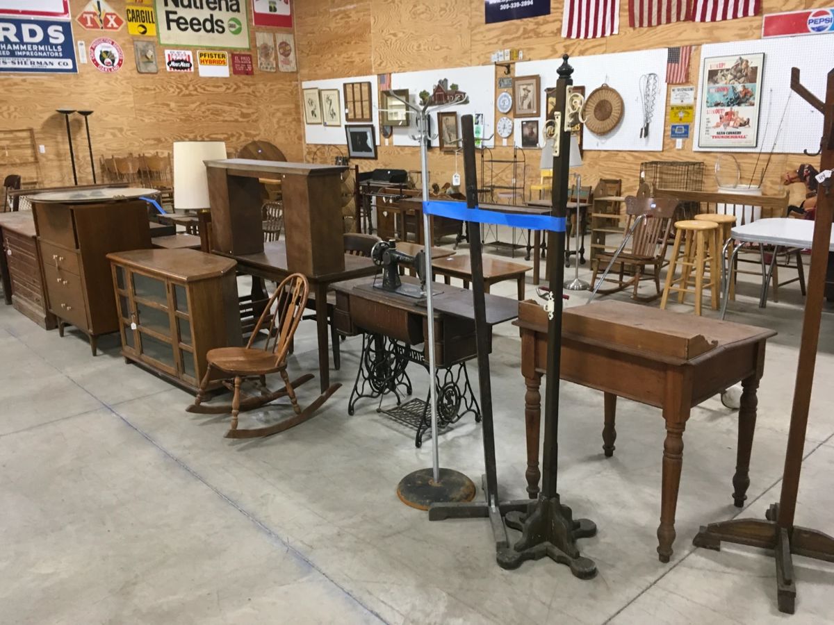 New Year's Online Estate Auction in Roanoke, IL starts on 1/24/2024