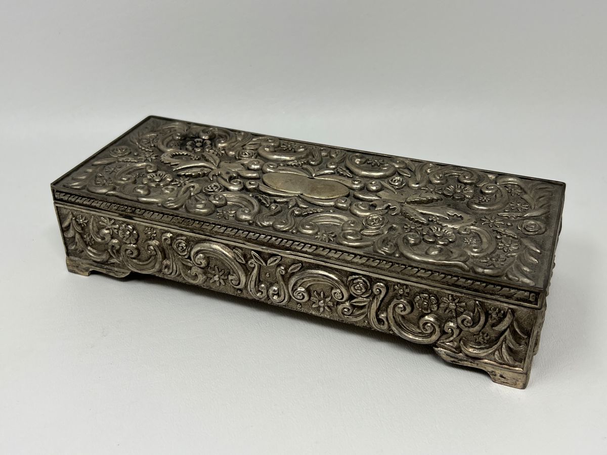 Valentines Jewelry Online Auction in Detroit, MI starts on 1/24/2024