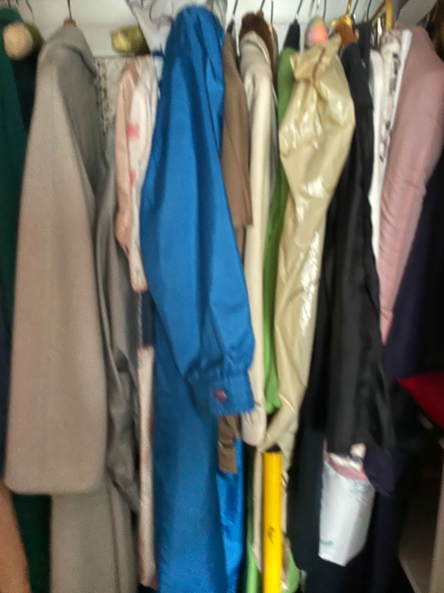 Mid century, kitchen, jewelry, coins, bike,... starts on 3/1/2024