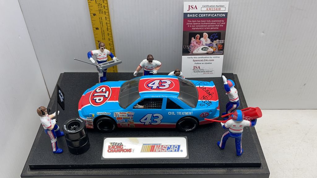 Weekly 300 lot Collectible Auction in Boulder City, NV starts on 1/23/2024