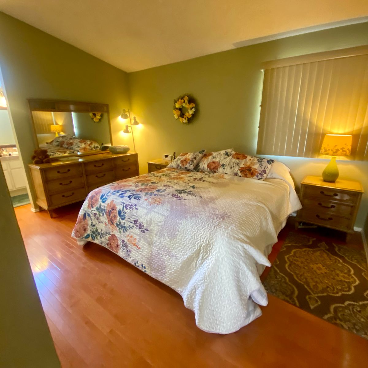 Oak Park Estate Sale starts on 1/27/2024