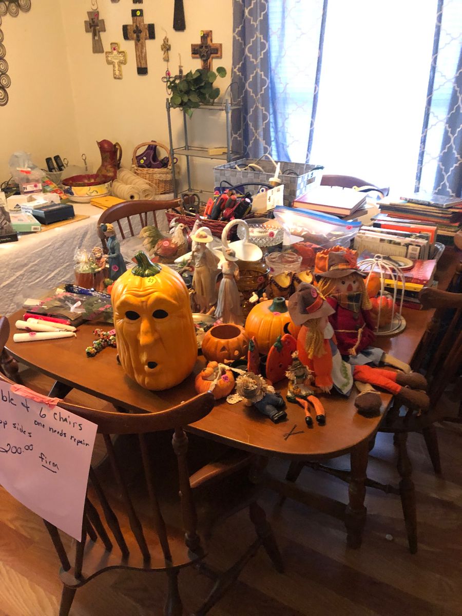 Clutter Queen Estate Sales in Texarkana, TX starts on 2/2/2024