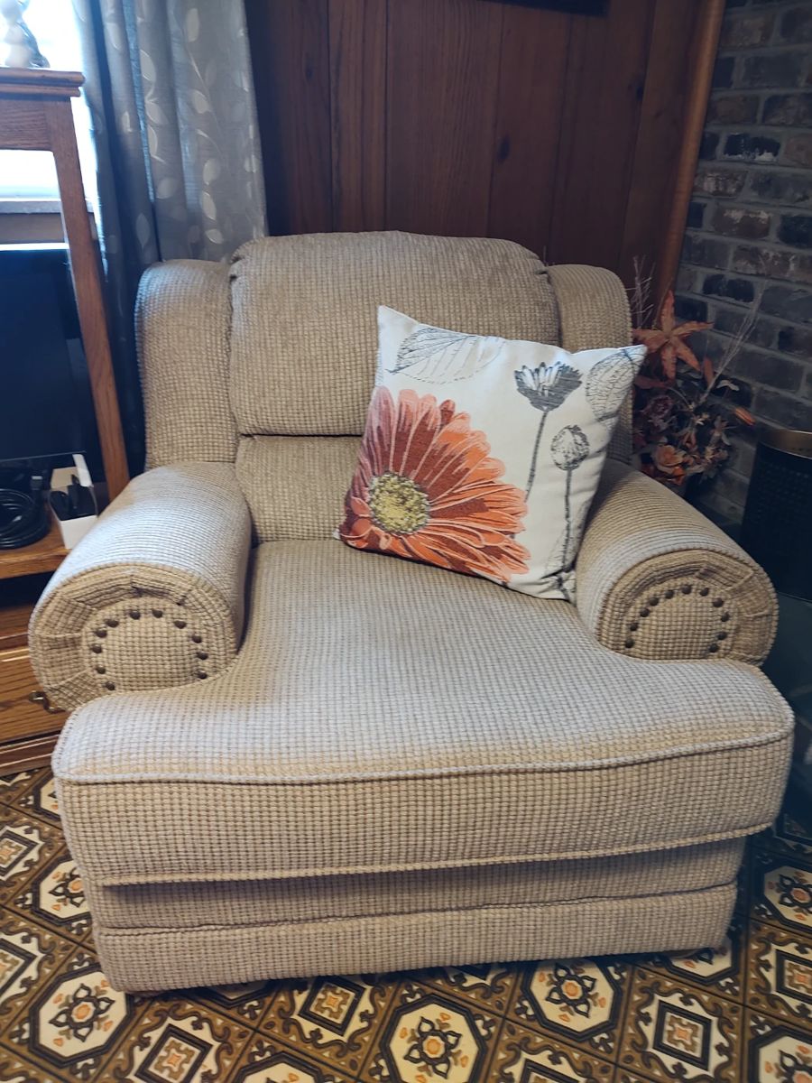 Extremely Clean Estate Sale 1/2 price starts on 2/11/2024