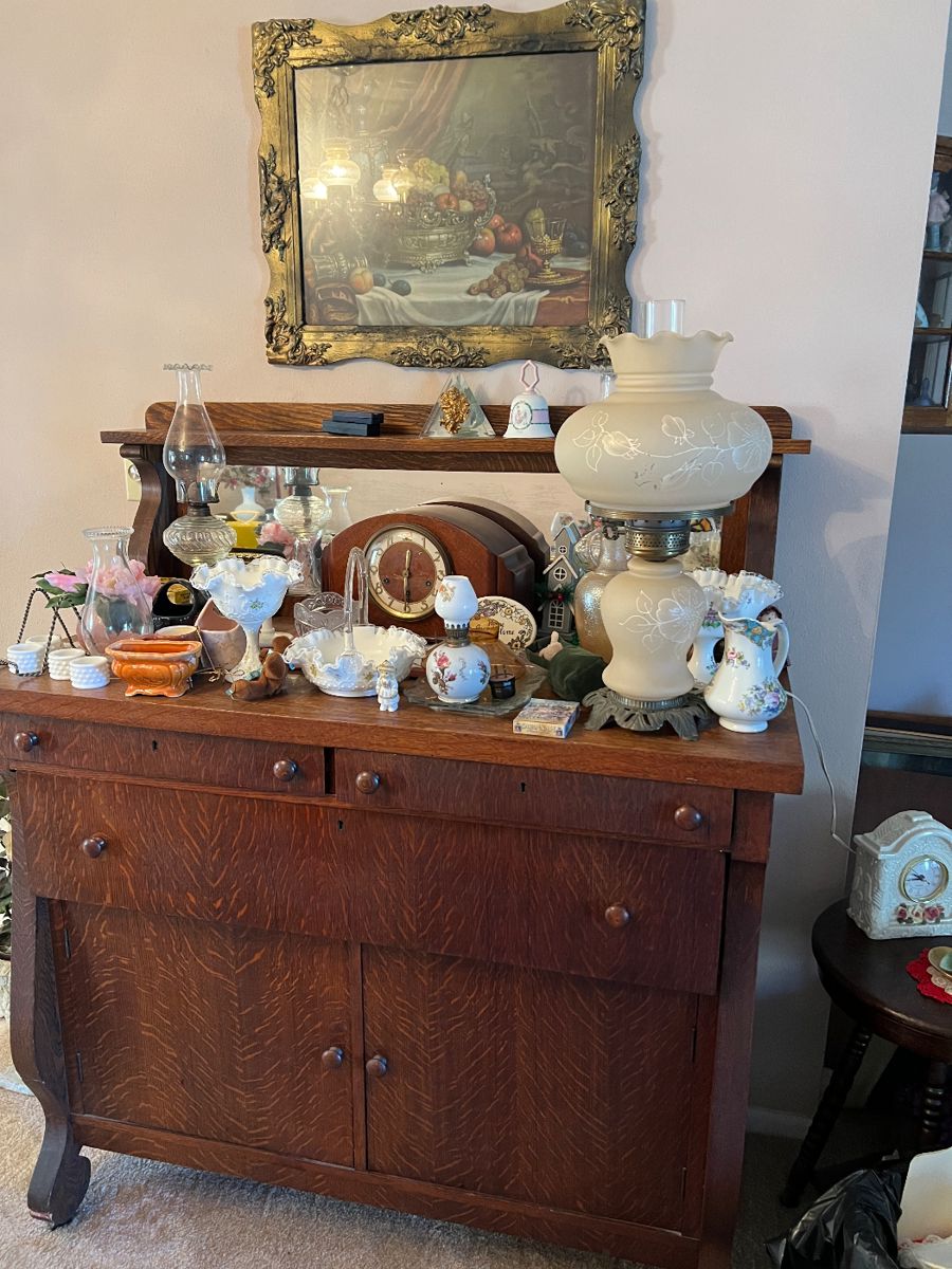 A little Antique Shop, cute house nice stuff starts on 2/8/2024