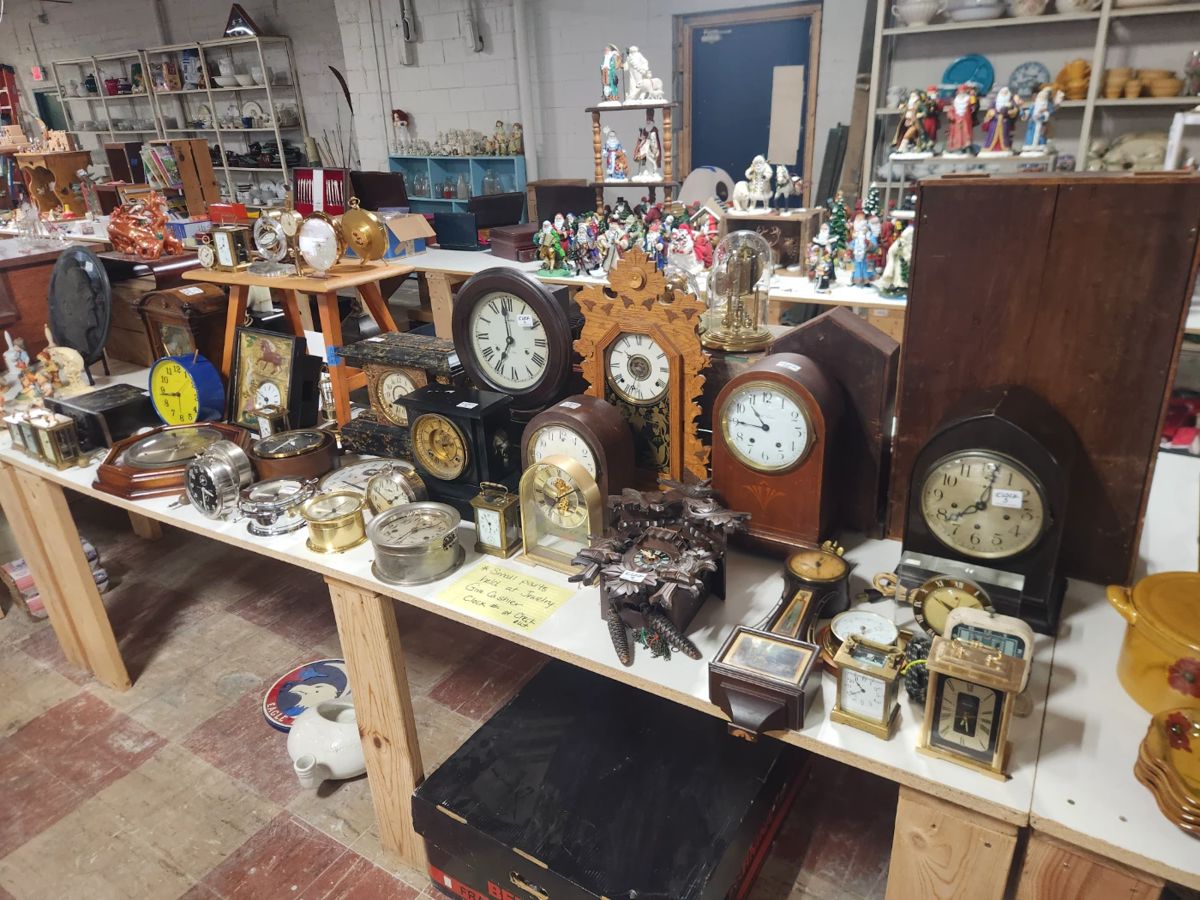 Antique & Collectibles Estate Sale in New Berlin, WI starts on 2/24/2024