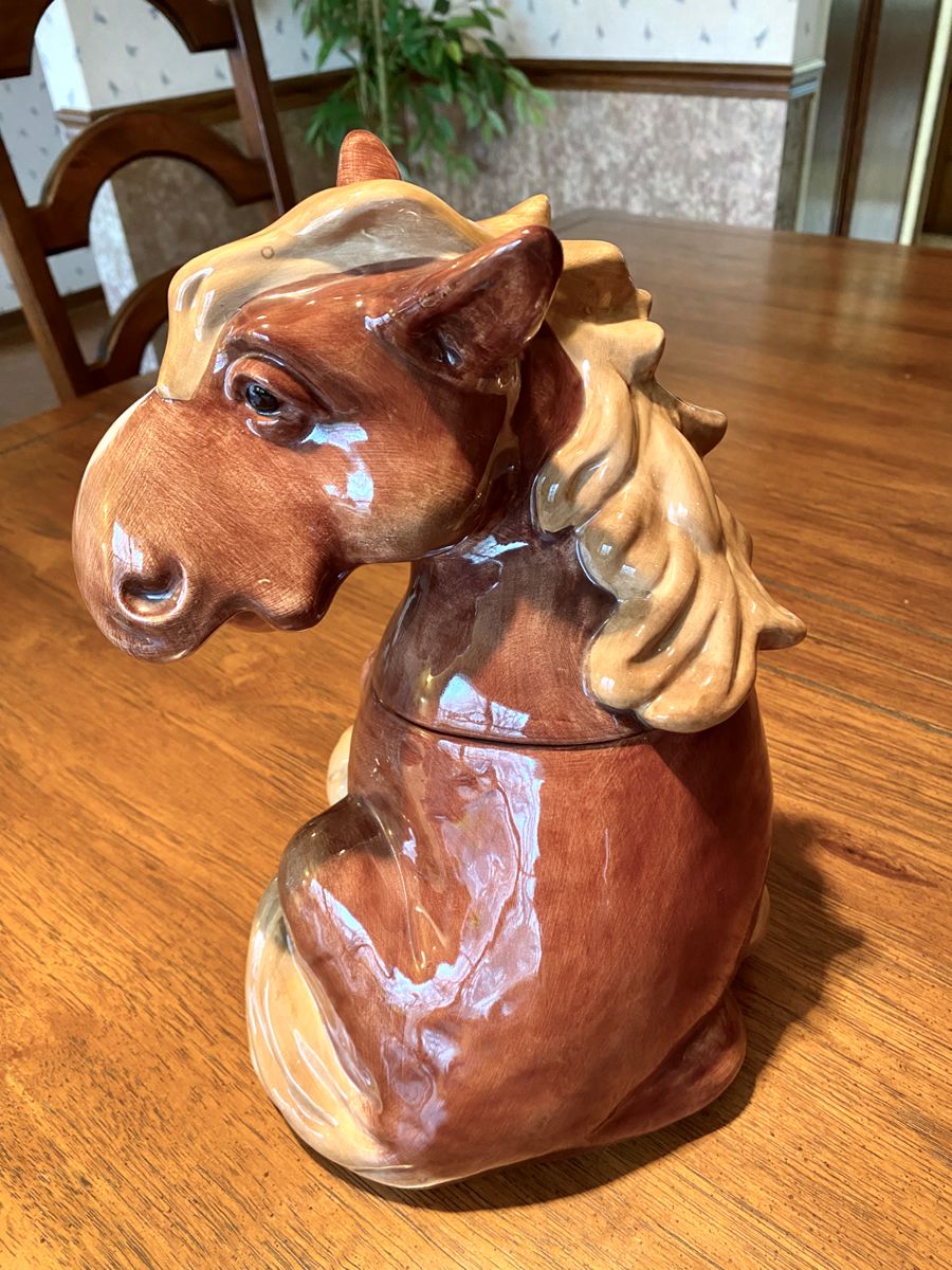 Mokena - Fun Vintage, Horse Themed Collectables... starts on 4/5/2024