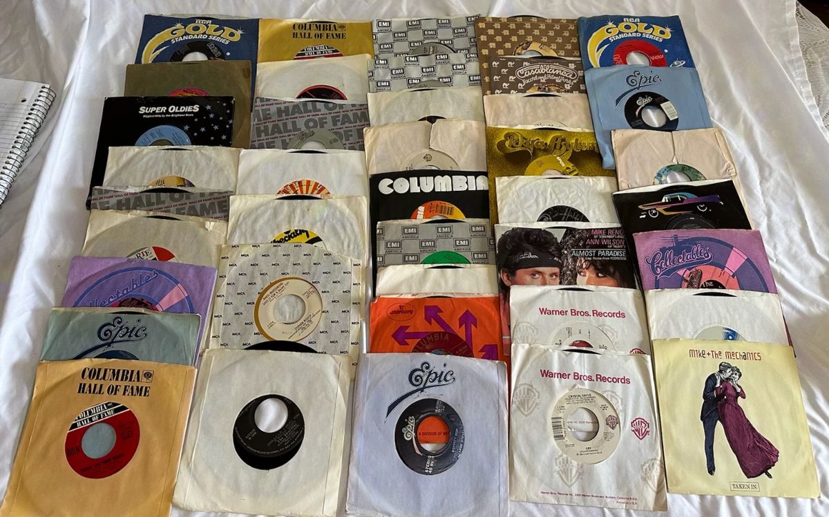 Lacey Retro Audio, Comics, Freezer, Furniture,... starts on 2/16/2024