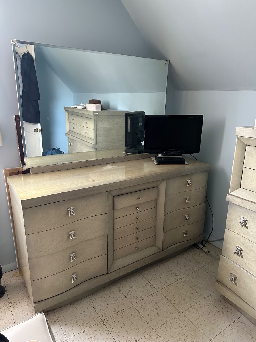 EVERYTHING MUST GO IN CLIFFWOOD BEACH / KEYPORT... starts on 3/15/2024