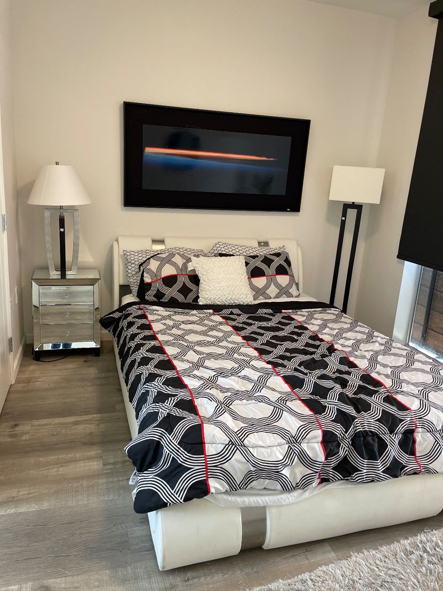 50% off! Sun 11-2pm Blue Waters Huge Contemporary... starts on 3/8/2024