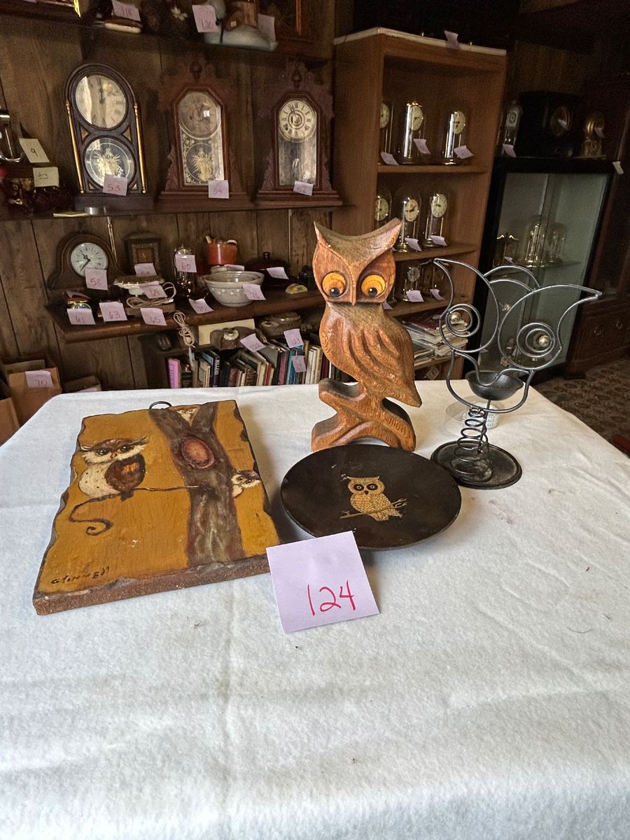 Clocks Collector's Dream Festus Home Auction... starts on 2/24/2024