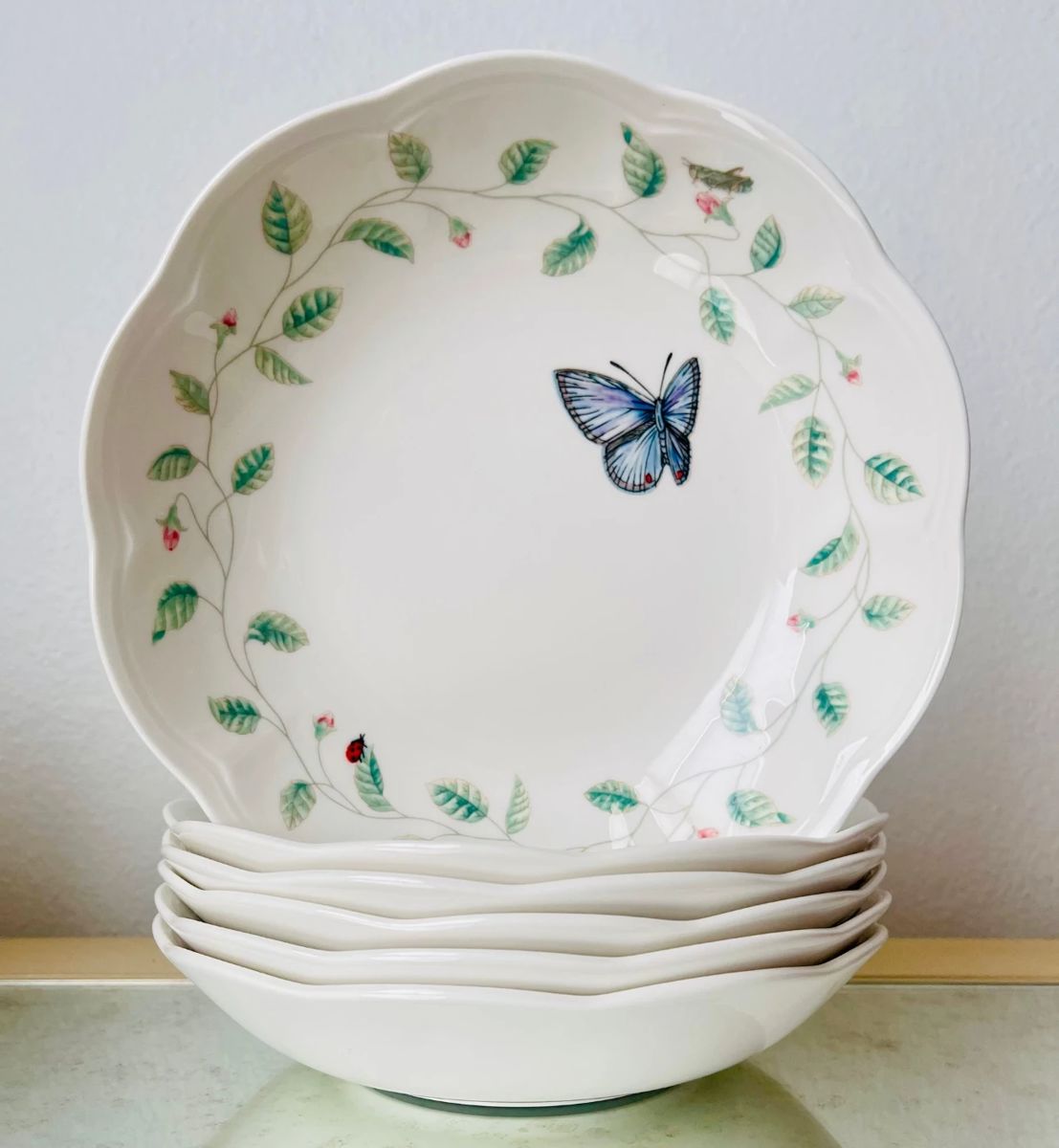 Le Creuset, KitchenAid, Lenox, Williams Sonoma,... starts on 2/25/2024