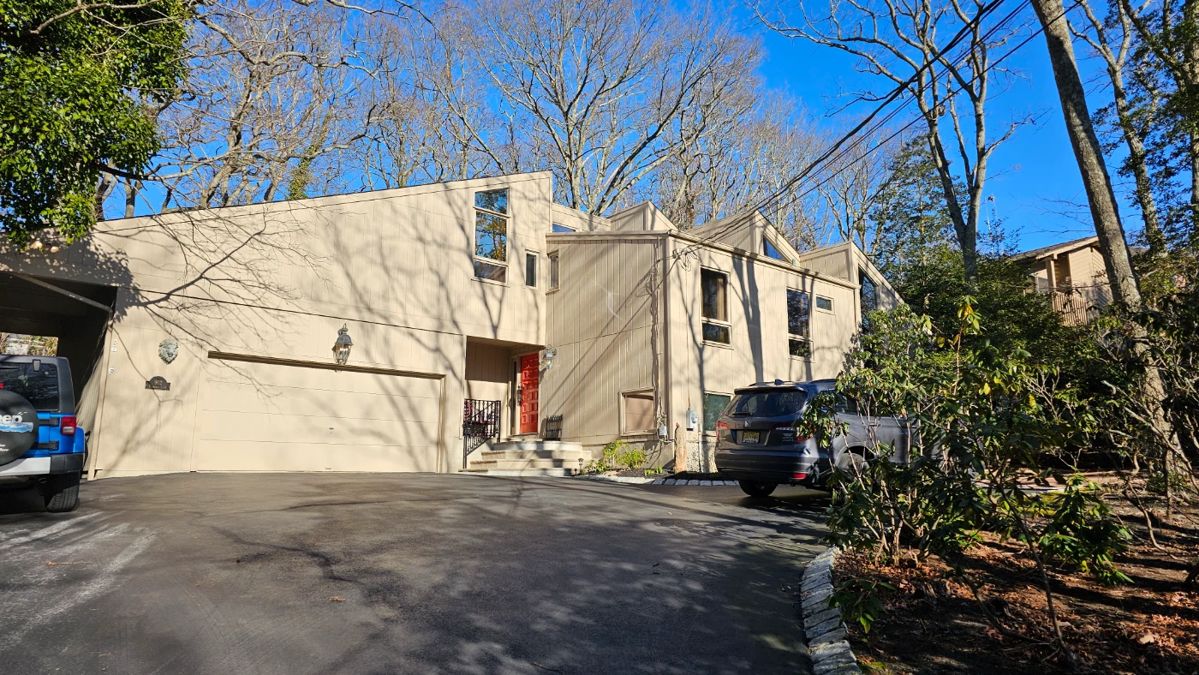 BRIELLE...3 DAY DESIGNER BLOW OUT ESTATE... starts on 3/1/2024