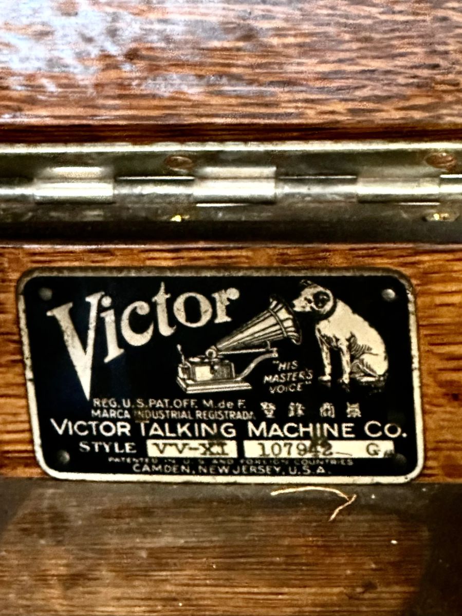 Victrola, Primitive Furniture, Antiques,... starts on 3/6/2024