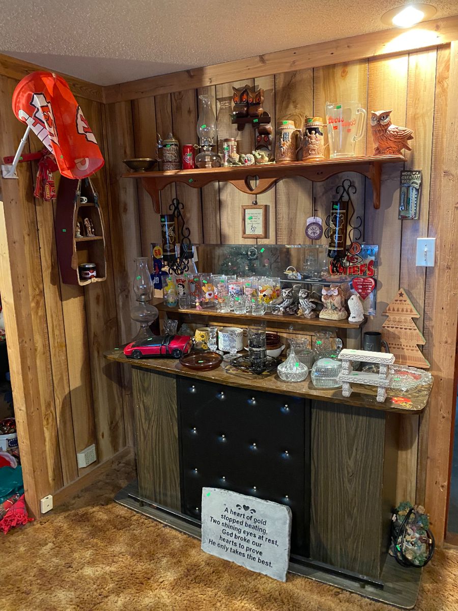 Amazing Leavenworth Vintage, Collectibles... starts on 3/21/2024