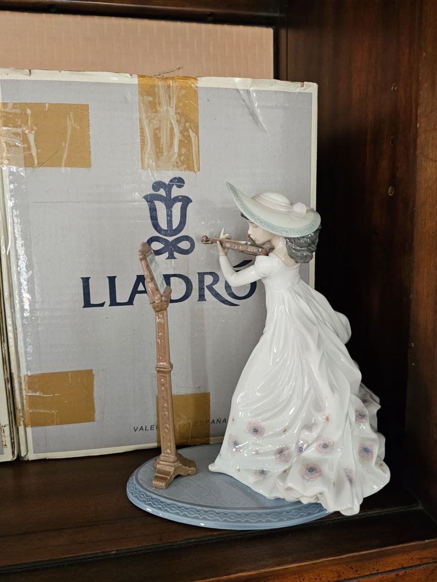 Stunning S Berwick Estate mid century collectibles... starts on 3/22/2024