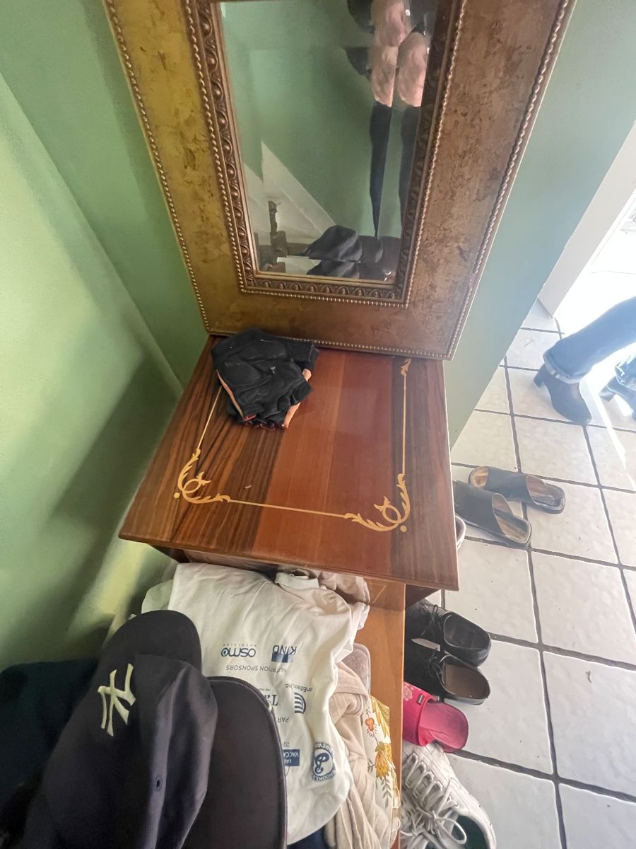 Diggers Entire House Estate Sale in Westbury, NY starts on 3/10/2024