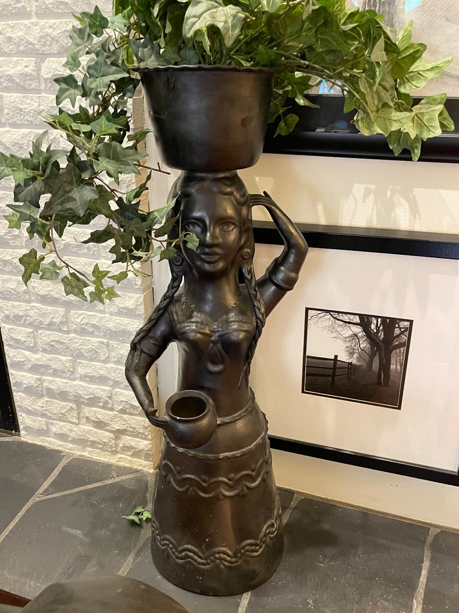Hidden Treasures Estate Sale in Omaha, NE starts on 4/6/2024