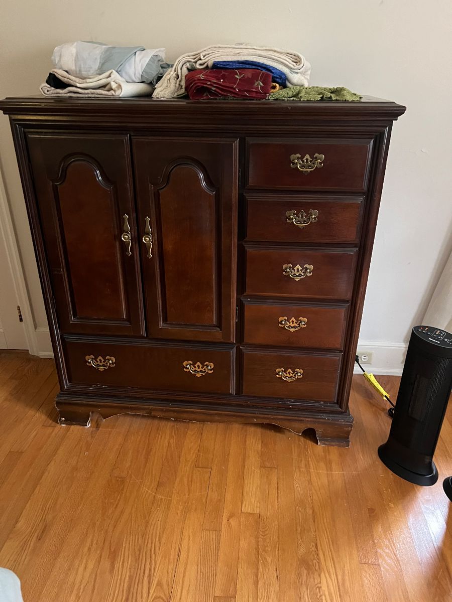 NORTH STAMFORD ESTATE SALE in Stamford, CT starts on 3/8/2024