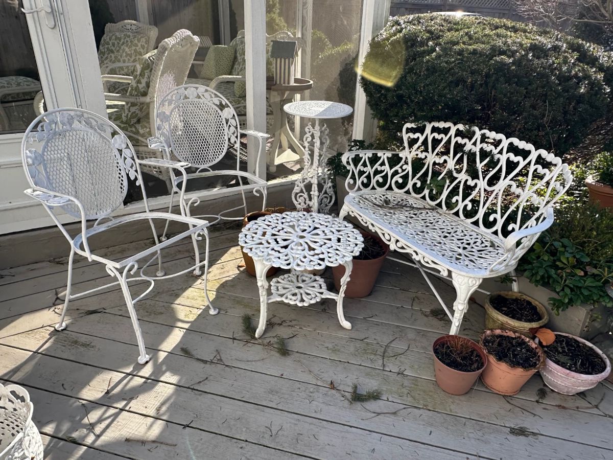 Beautiful Overflowing Ho Ho Kus House! Contents... starts on 3/14/2024