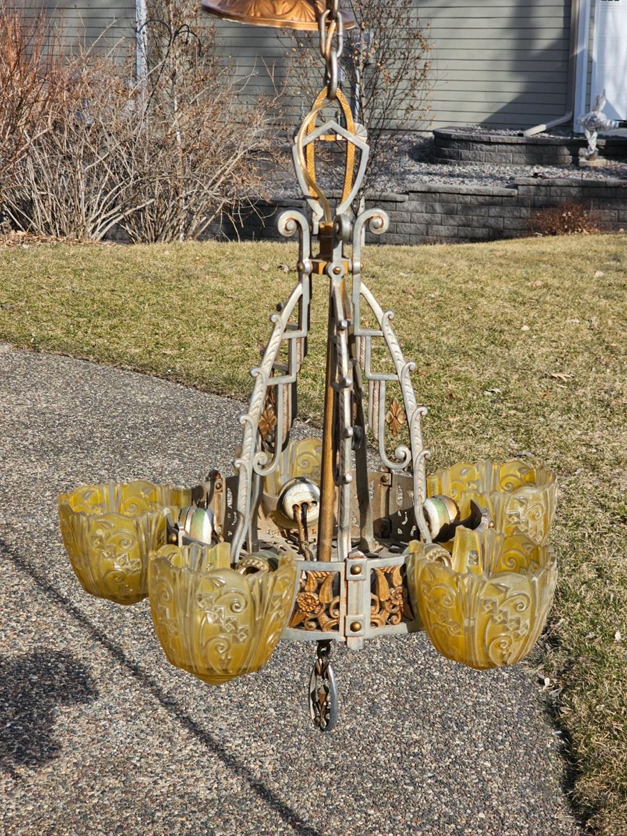 Eclectic Glass, Collectables, and Antiques... starts on 3/14/2024