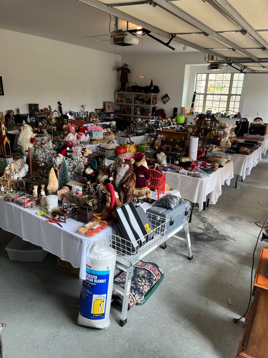 Incredible Second Hand Rose Estate And Moving... starts on 4/4/2024