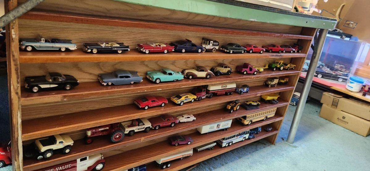 Palmreuter Toy Tractor Collection #3 On-Line... starts on 3/17/2024