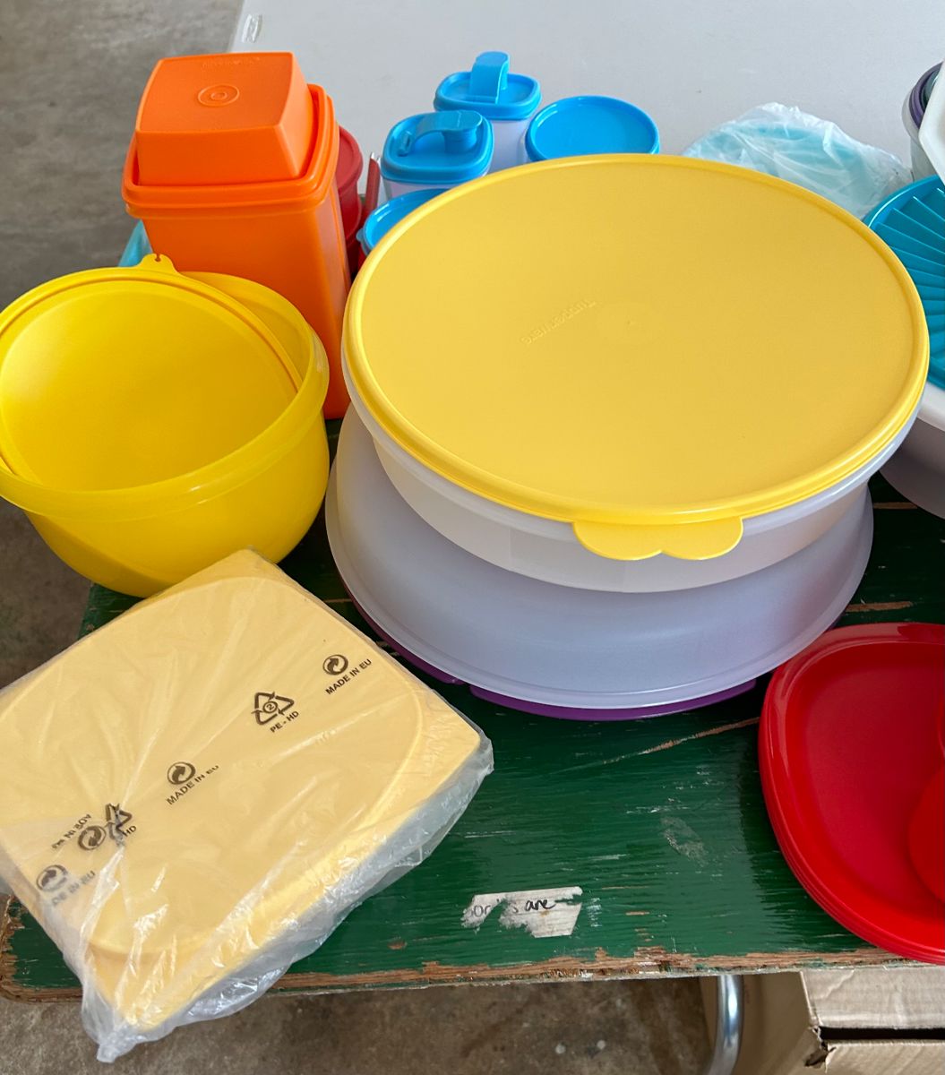 New Tupperware Auction in Saint Charles, MO starts on 4/6/2024