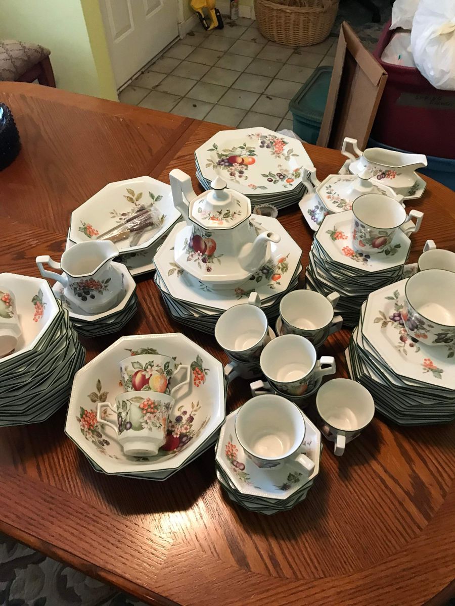 Stained Glass Lamps, Temptations Cookware,... starts on 3/29/2024