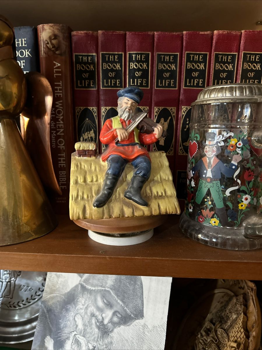The Eclectic Treasure Trove in Chuluota /Oviedo starts on 4/11/2024
